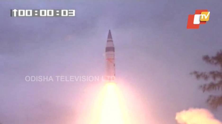 The first night trial of the nuclear capable Agni III surface to ...