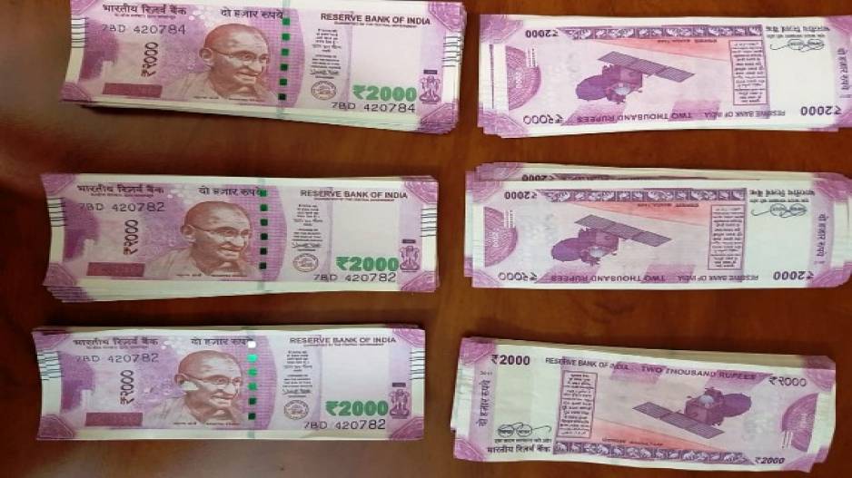 DRI sleuths seize Rs 3 lakh fake notes from Bhubaneswar railway station