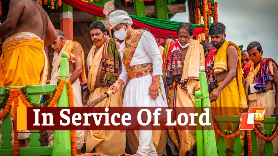 Ratha Jatra 2021: Puri King Conducts ‘Chhera Panhara’, The Ceremonial ...