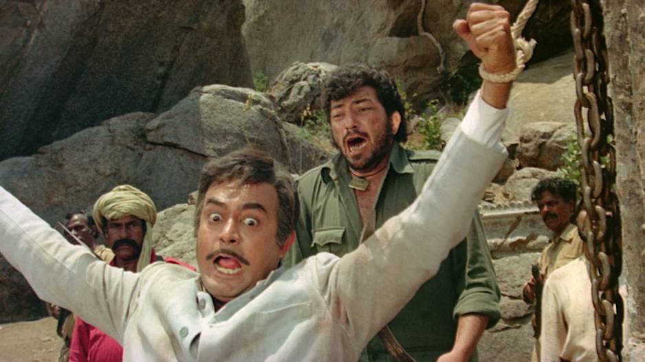 Here's How Sholay's Thakur Aka Sanjeev Kumar Got His Screen Name