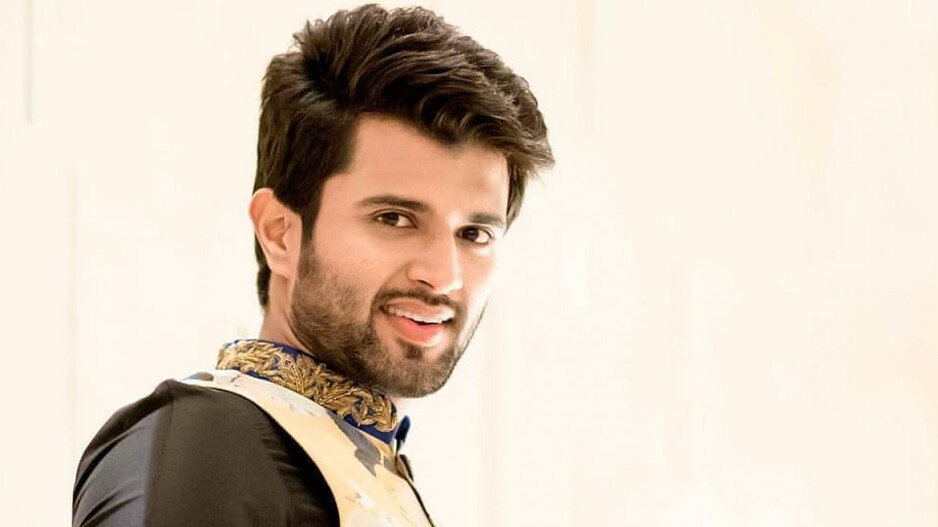 Vijay Deverakonda turns a year older, celebrates birthday on 'VD 11' sets
