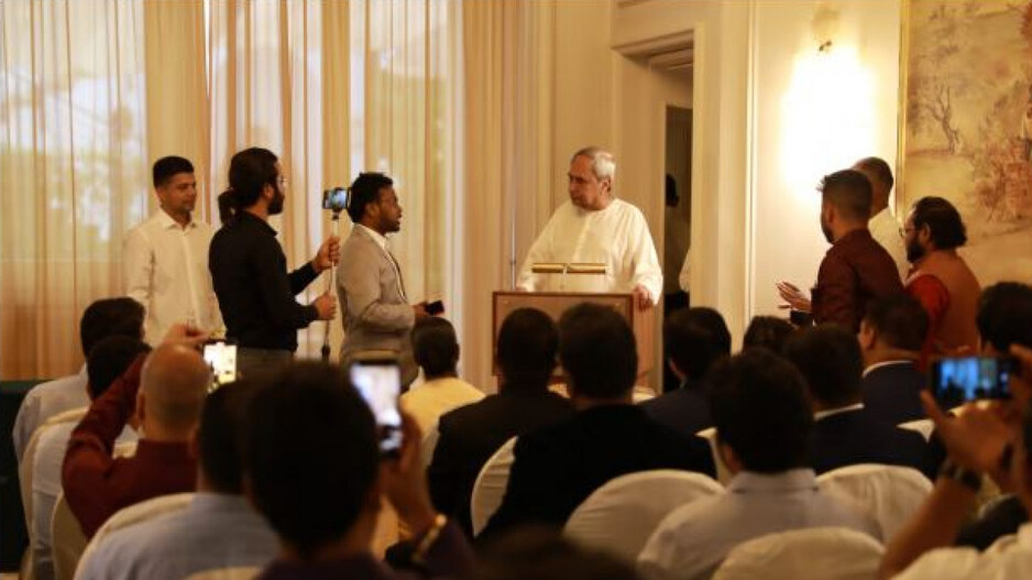 ରୋମ୍‌ରେ ନିଜ ସଂଘର୍ଷର କାହାଣୀ ବଖାଣିଲେ ଶେଷ କିସାନ