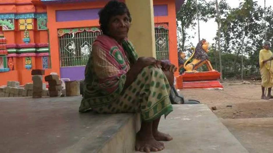 Seventy five year old Kumari Naik of Kadapada village in Buguda block ...