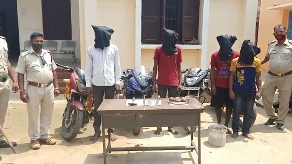 Bank Loot Bid Foiled In Puri 4 Dacoits Held