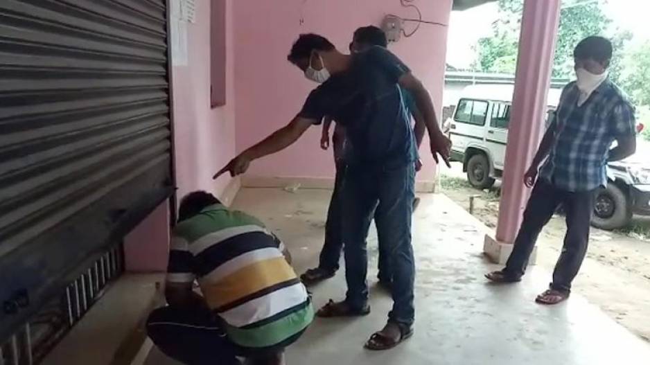 An attempt to loot the Utkal Gramya Bank s Balam branch in Deogarh ...