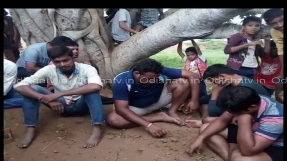 Bajrang Dal Go Rakshak activists beaten up in cattle market