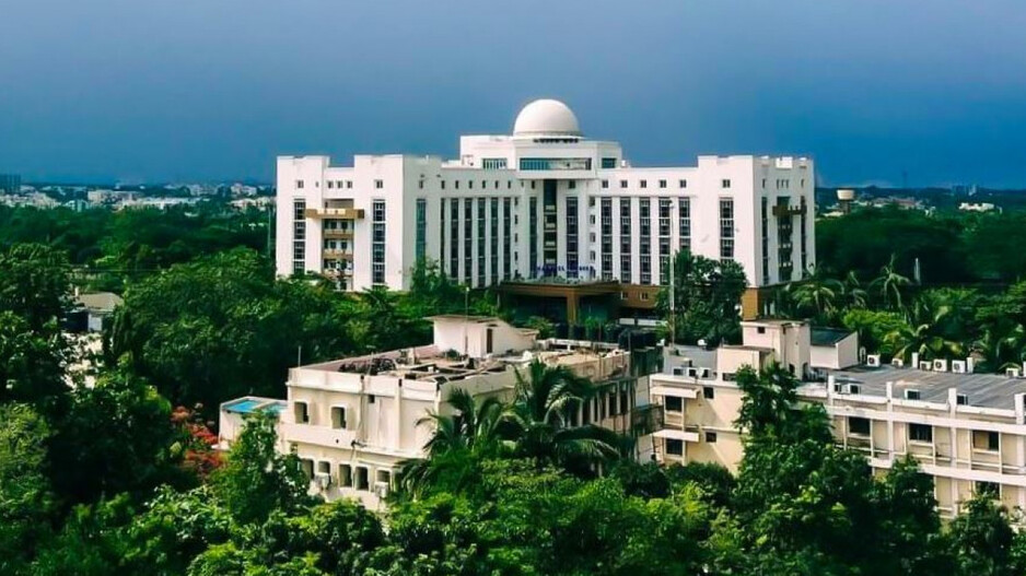 Breaking News: Odisha Government Buildings to Be Painted in Orange with ...