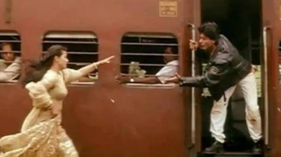 'Ja Simran Ja...': DDLJ's iconic scene 'recreation attempt' fails ...