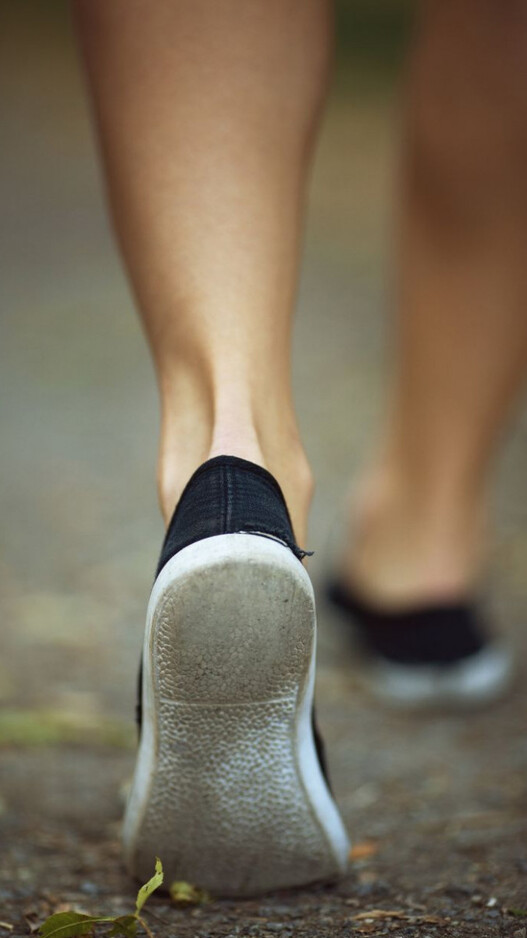 Simple ways to achieve 10,000 steps without leaving home