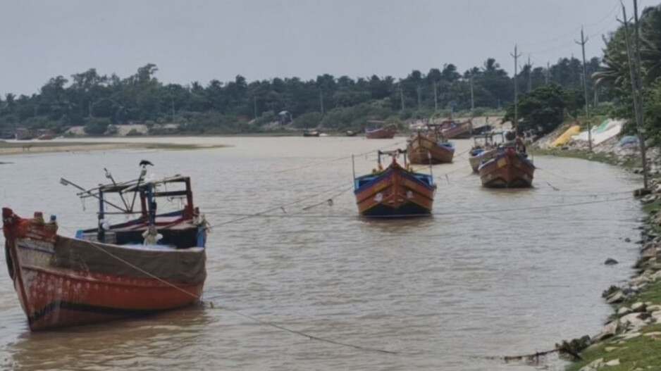 Residents of coastal areas in panic over possible cyclone in Odisha ...