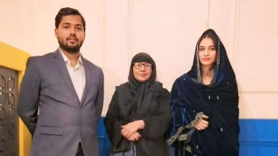 Khan Sir breaks silence on 'ghoonghat' row, shares wife's reason