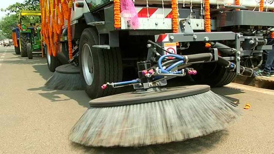 Mechanical sweeping on Bhubaneswar roads launched to check air pollution