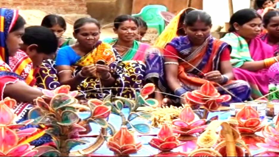 Nuapada women craft livelihood through paddy grains