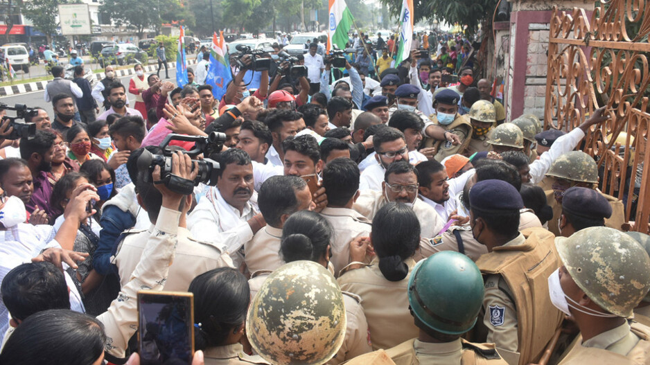 Congress Workers Gherao SP Offices Across Odisha Protesting Police ...