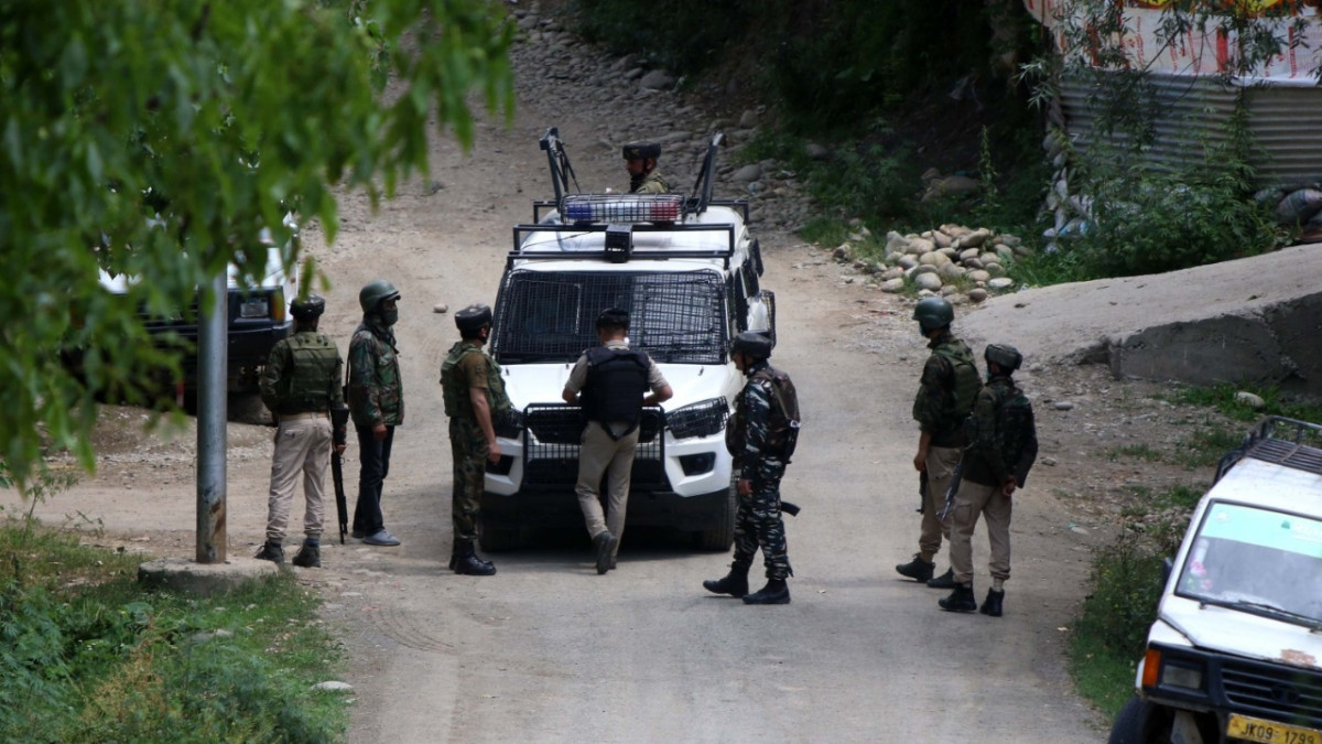 J&K infiltration bid foiled, one killed, 2 arrested