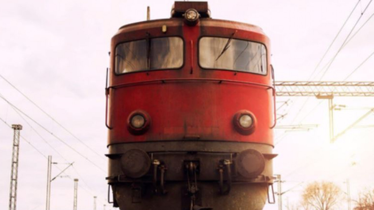 Bihar: Fire breaks out in overhead wire of Puri-Jaynagar Express ...