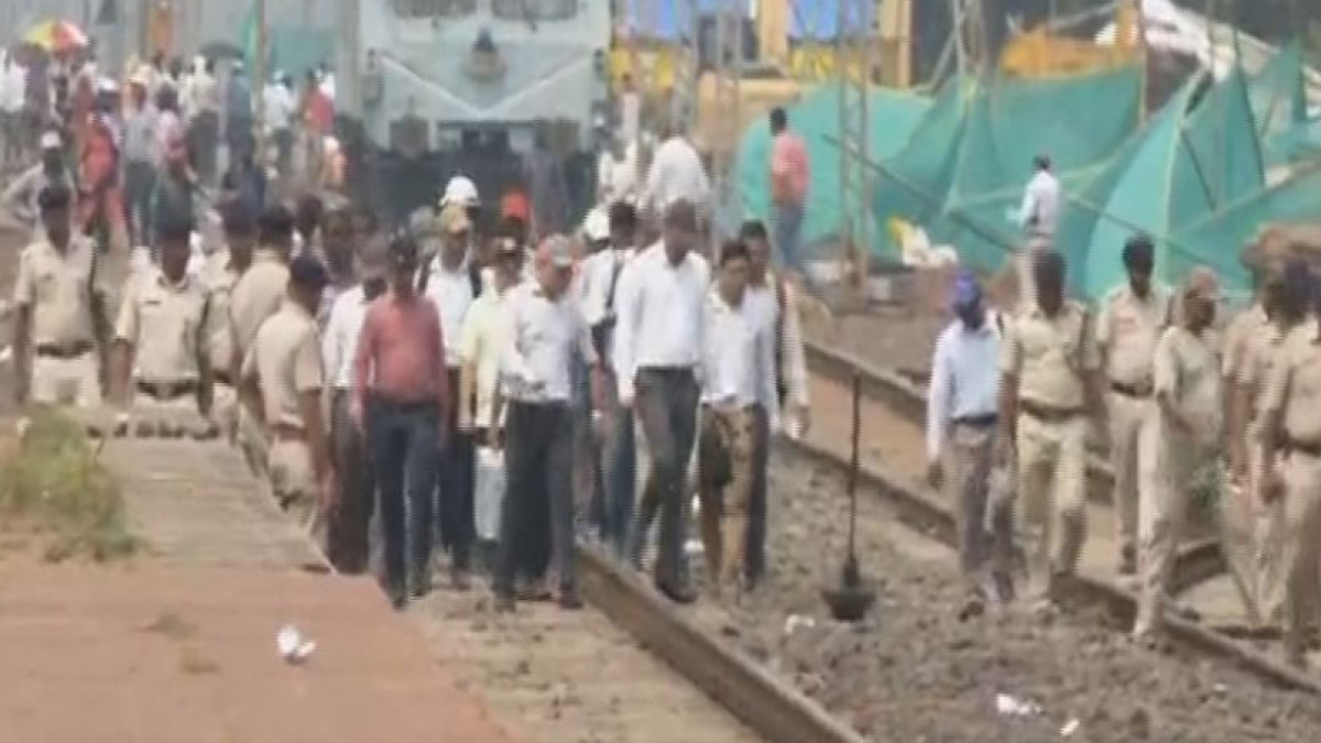Odisha train tragedy: CBI picks up 3 railway staff, interrogation ...