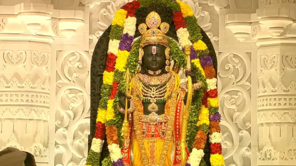 Ram Lalla idol 'blinking' at Ayodhya Ram Mandir? Hindu sentiment hurt ...
