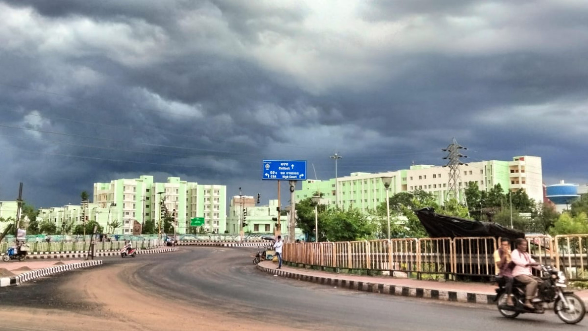 Latest Weather News Imd Predicts Thunderstorm With Lightning In